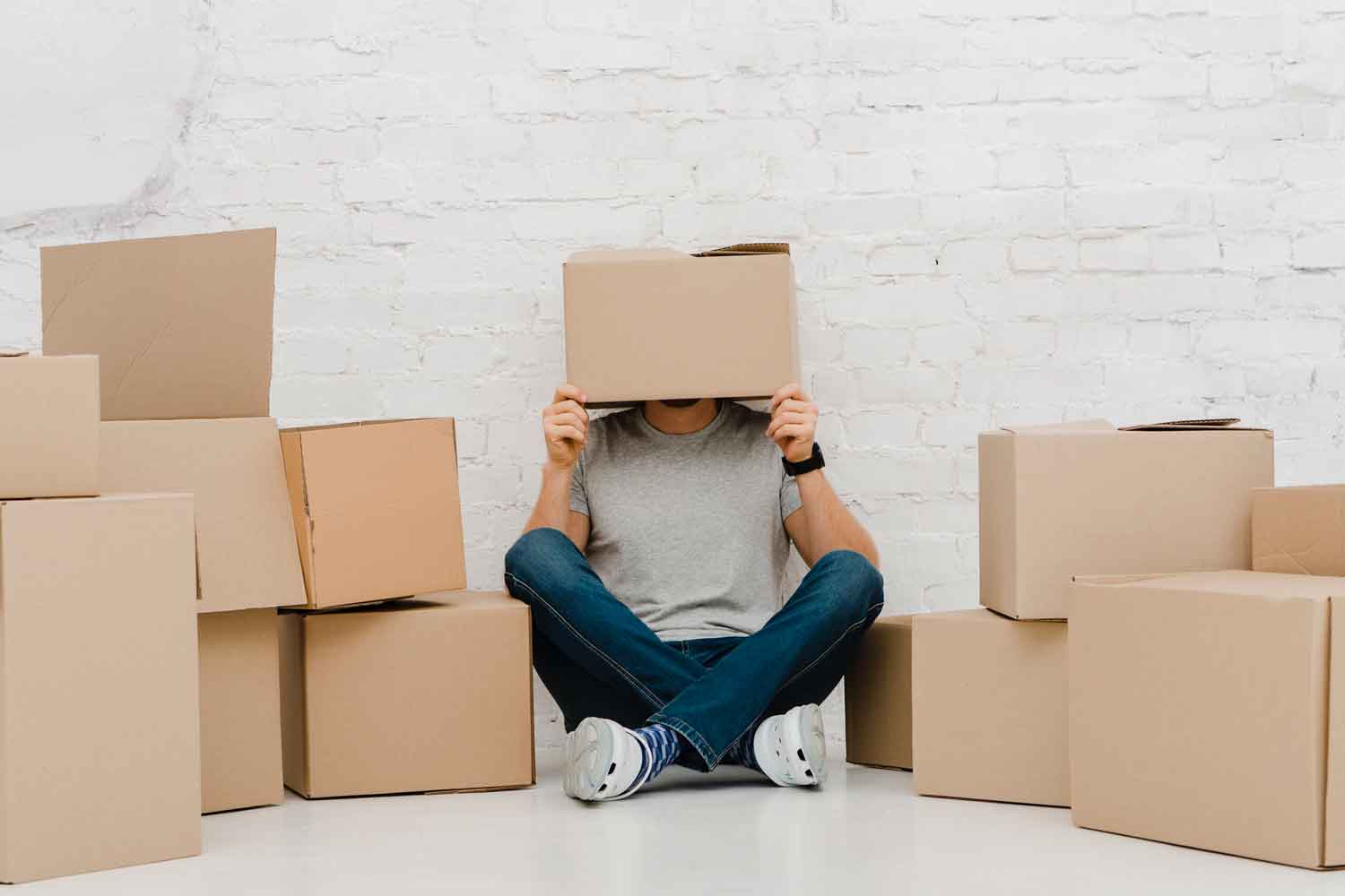 What to do while movers are working in your home? - Aj moving services
